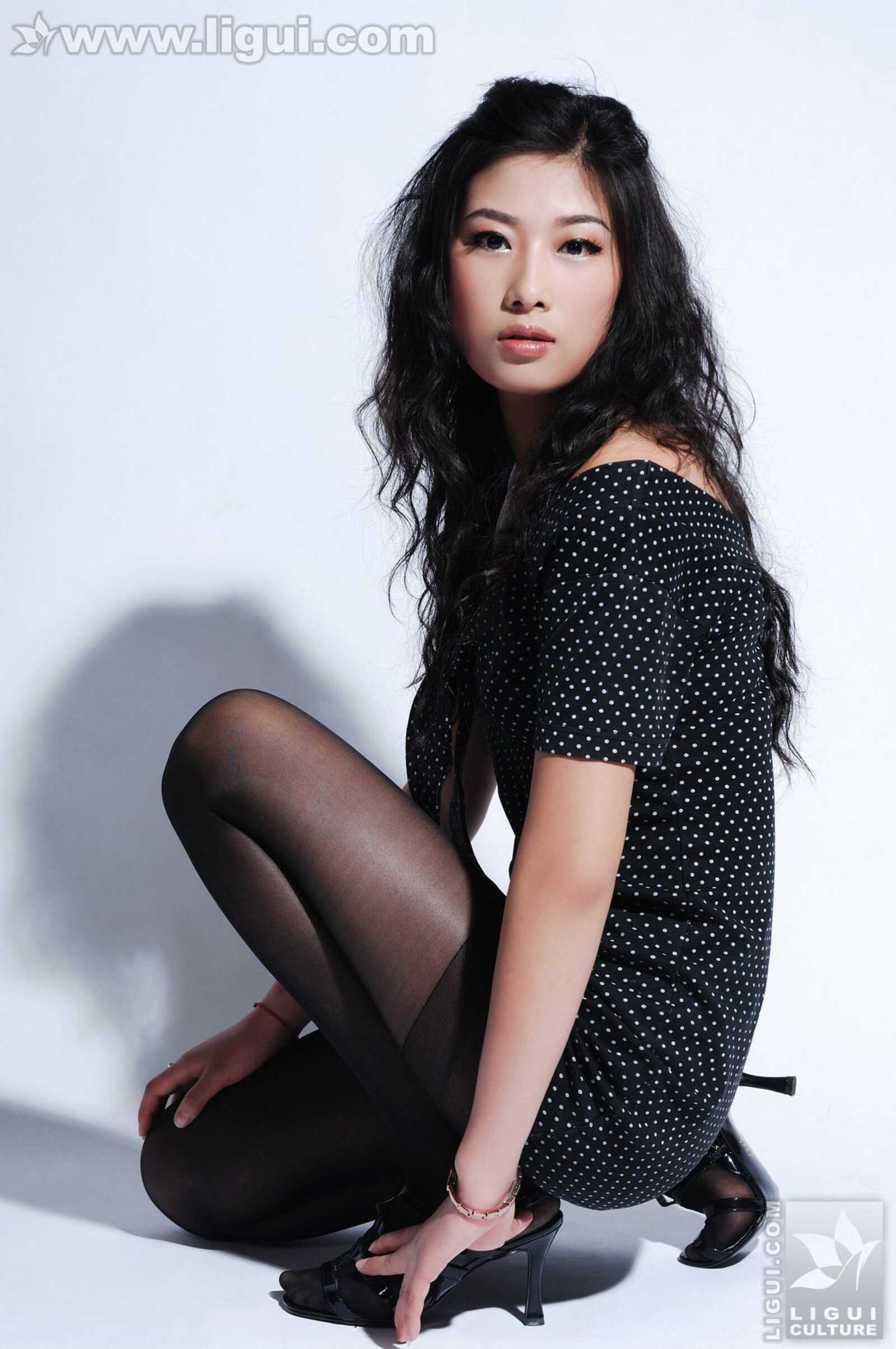 [丽柜LiGui] Model 王玉《黑丝美女新丽人》美腿玉足-第2页-洛秀网