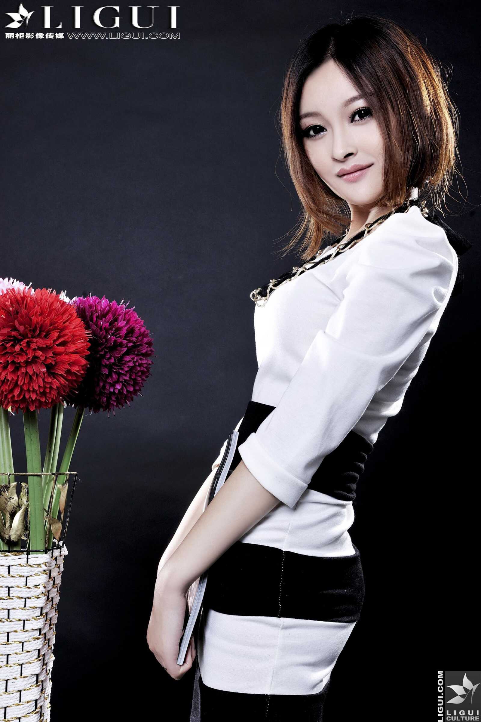 Model 小杨幂《极品时尚职业装女郎》 [丽柜LiGui-第1页-洛秀网