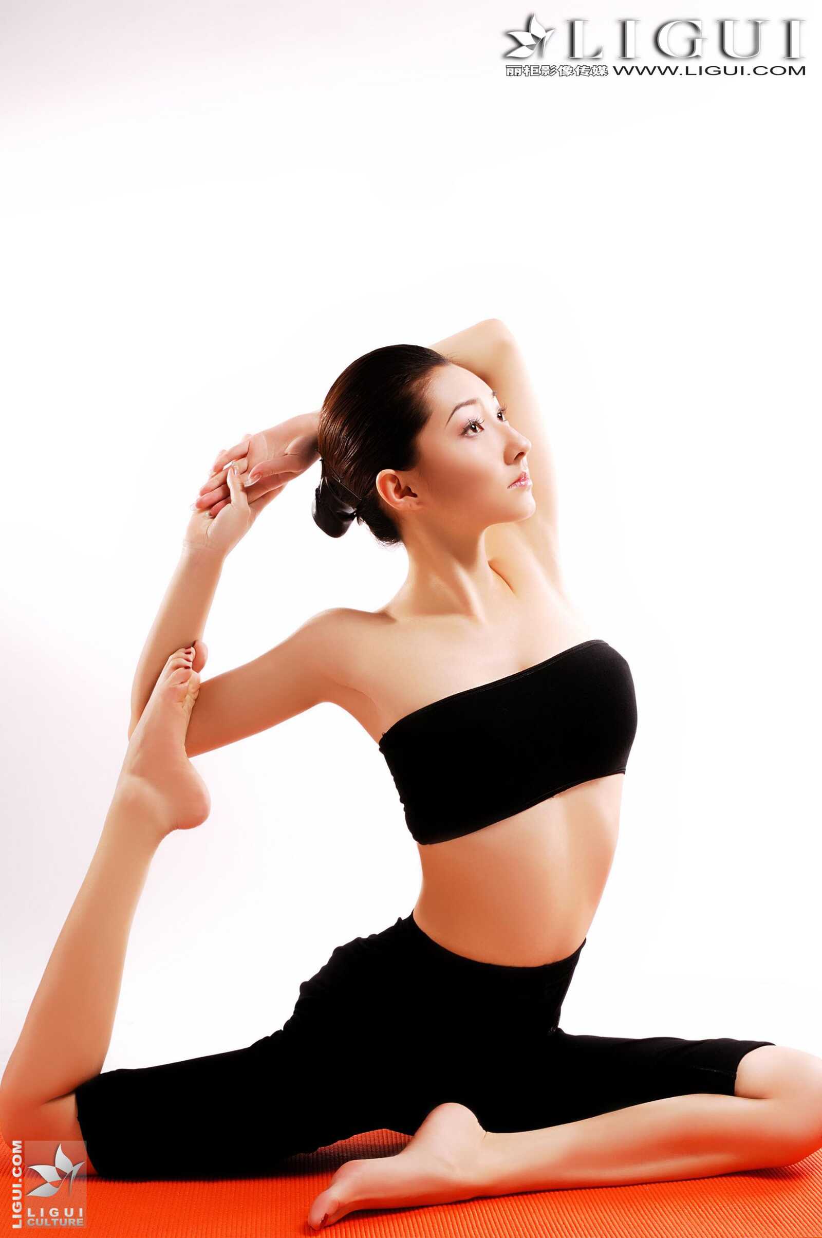 Model Kelly《瑜伽美女》 [丽柜贵足LiGui] 美腿丝足写-第1页-洛秀网