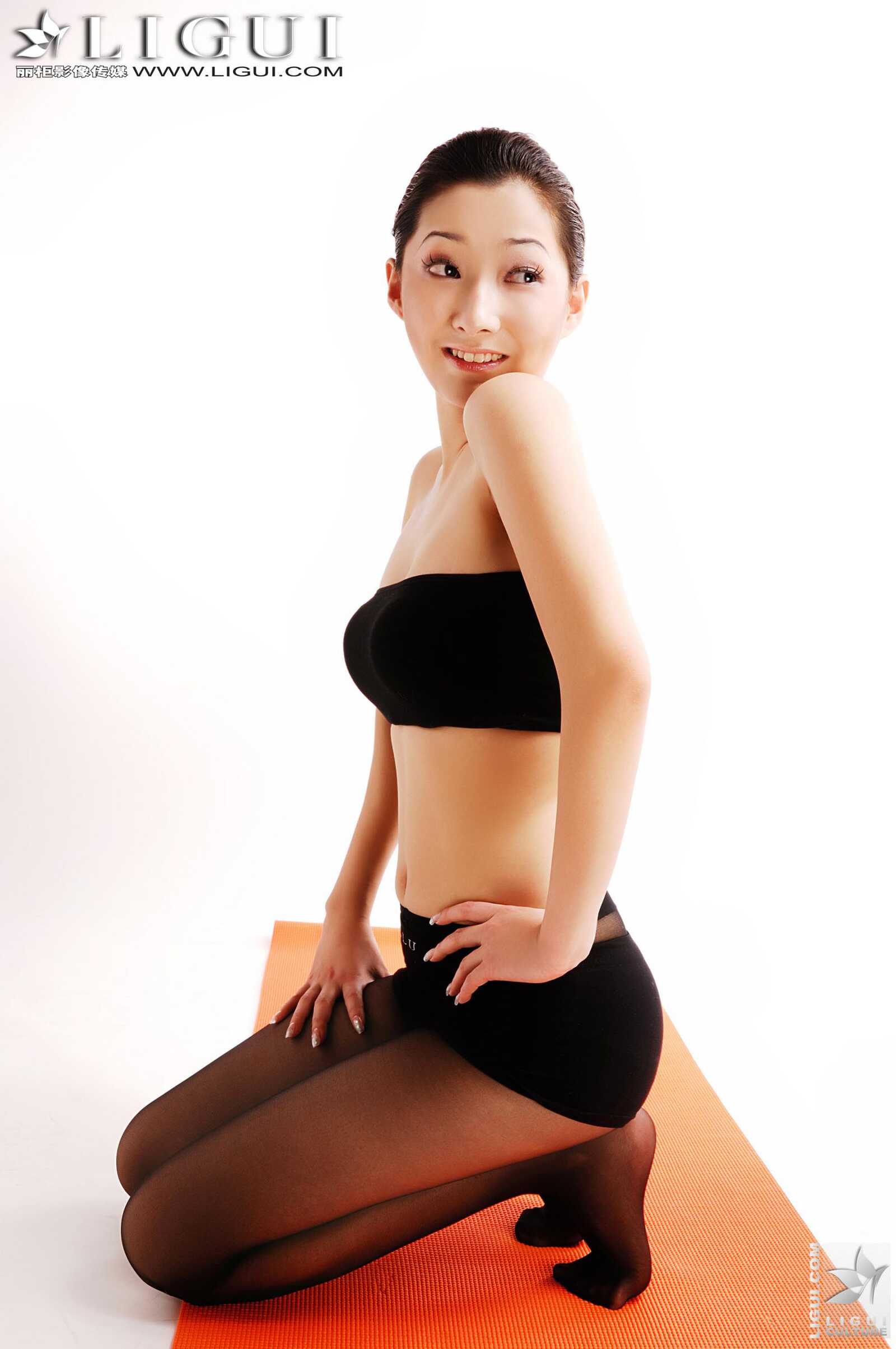Model Kelly《瑜伽美女》 [丽柜贵足LiGui] 美腿丝足写-第8页-洛秀网